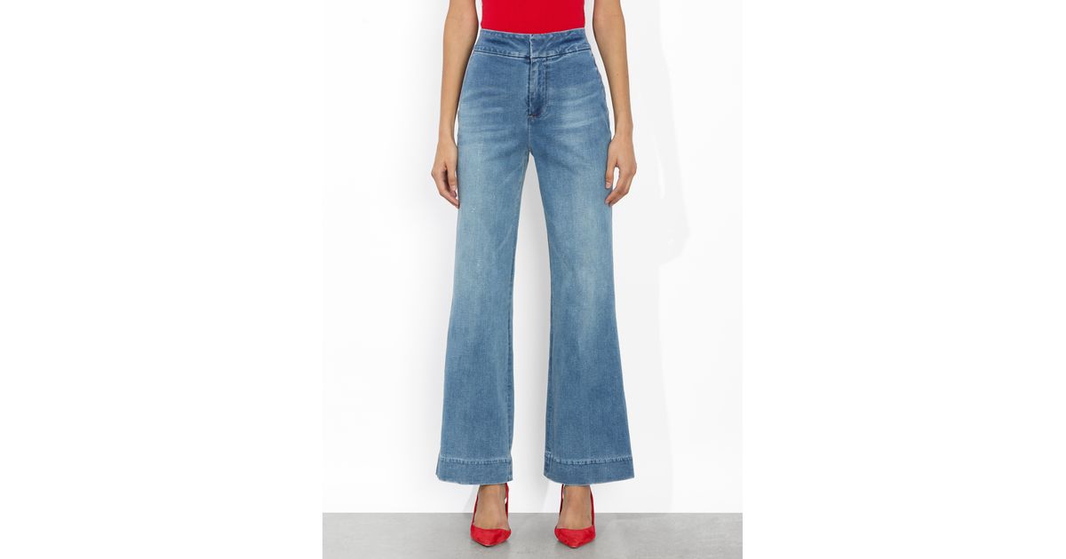 Alice + Olivia Quinn Kick Flare Jean in Blue | Lyst