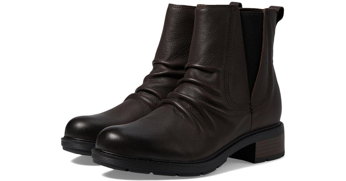 Clarks Hearth Rose (Dark) Boots in Black | Lyst