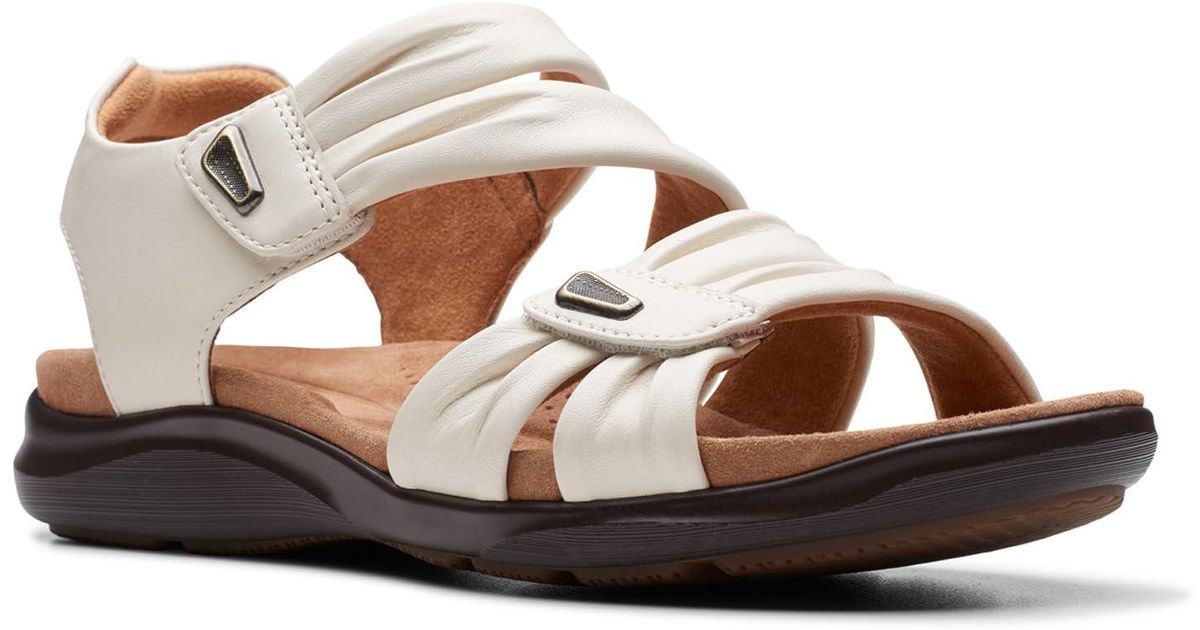 Clarks Kitly Ave Flat Sandal in Brown | Lyst