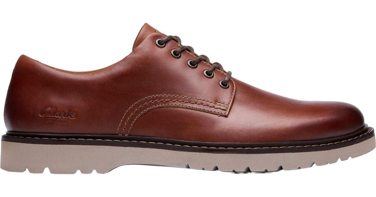 Clarks Weltridge Low Shoes in Red for Men | Lyst UK