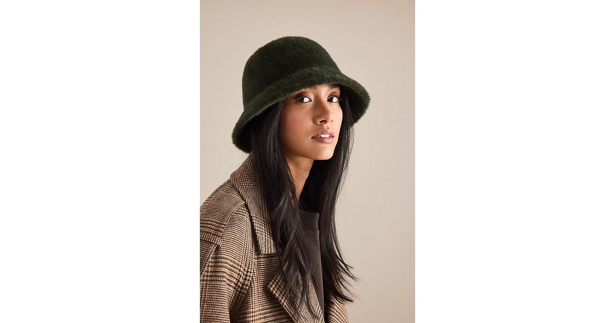 Anthropologie Shaggy Bucket Hat in Black | Lyst UK