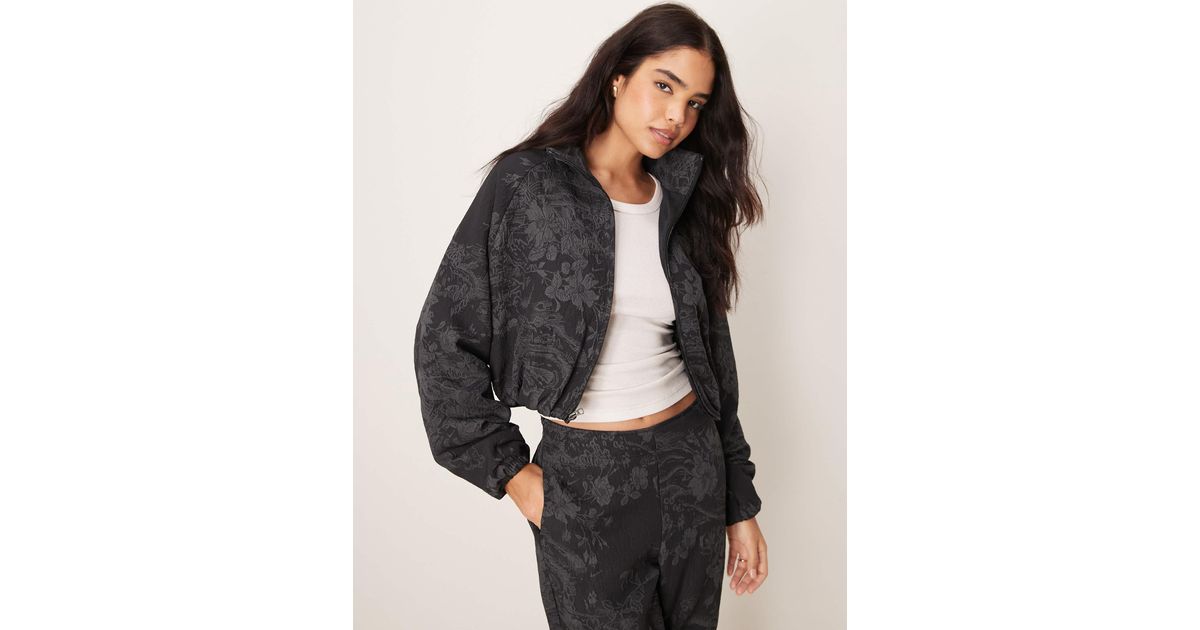 Nike Mdc Jaquard Floral Jacket in Gray | Lyst