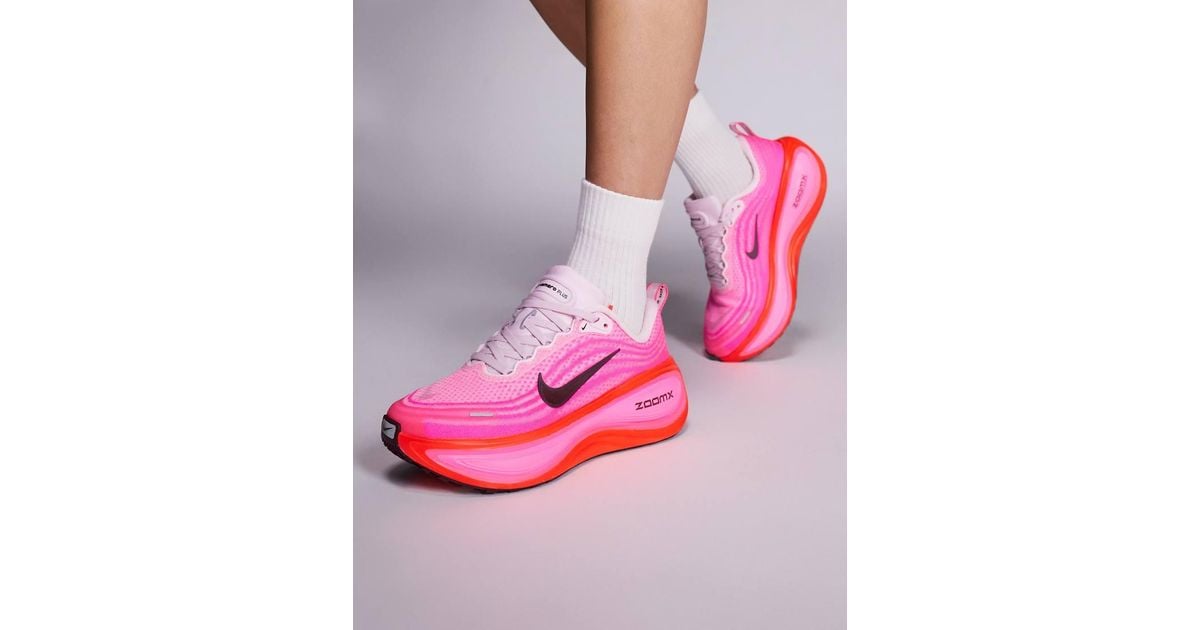 Nike Nike Vomero Plus Running Sneakers in Pink | Lyst UK