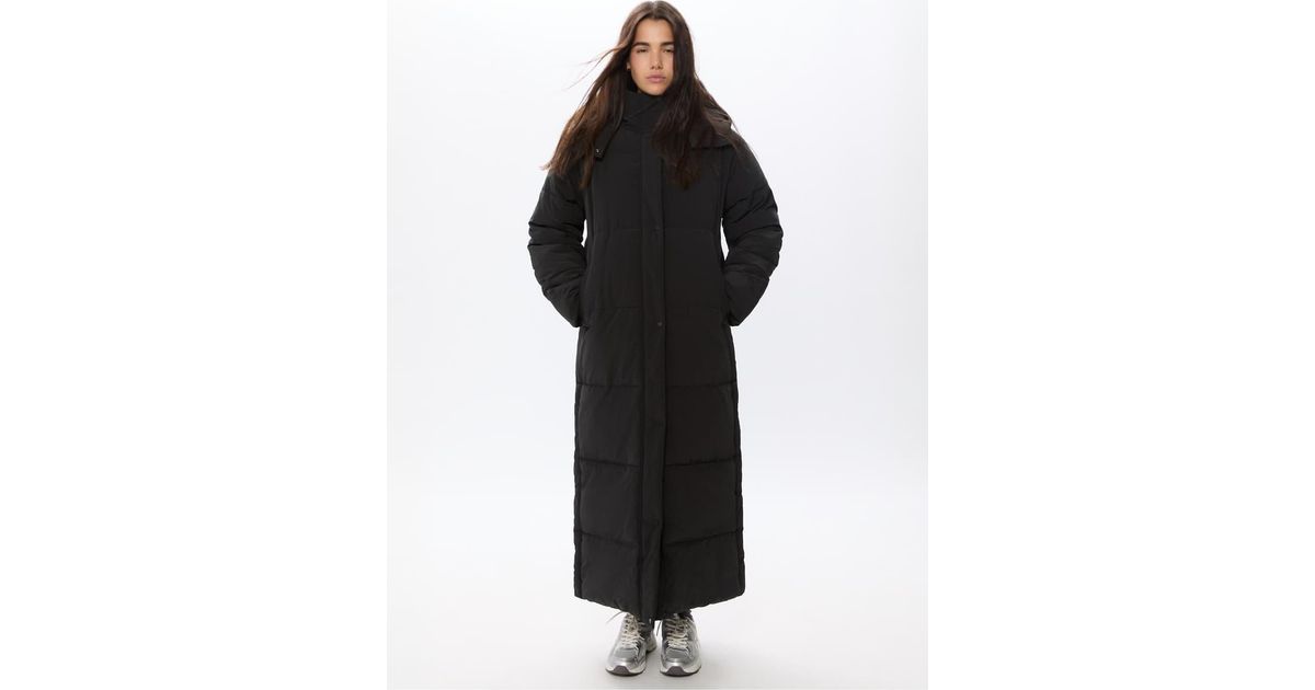 Stradivarius Long Maxi Padded Coat in Black | Lyst UK