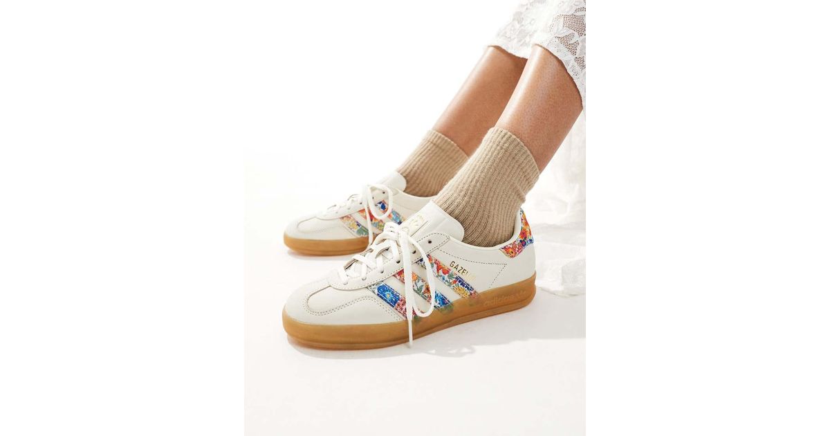 Zapatillas De Deporte Blanco Hueso Con Estampado Floral Gazelle Indoor ...