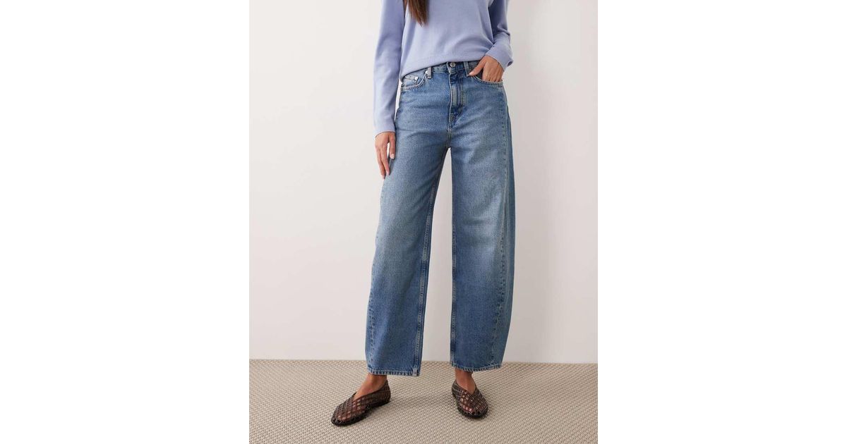 ARKET Bloom Barrel Shaped Jeans in Blue | Lyst UK