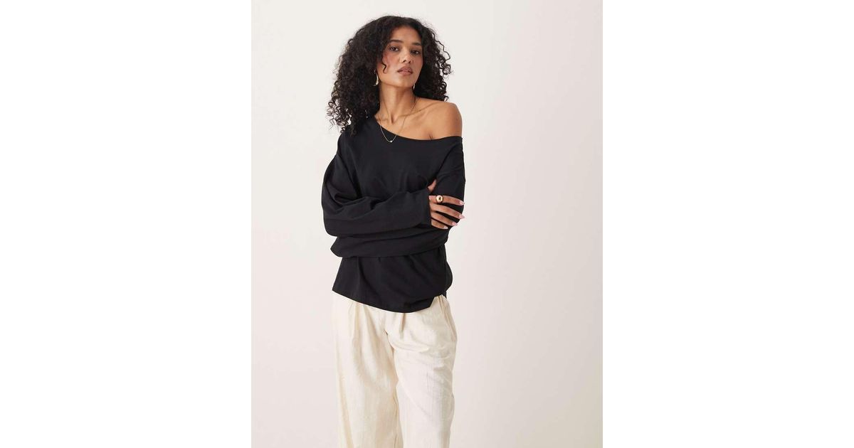 ASOS Off Shoulder Long Sleeve Tee in Black | Lyst UK