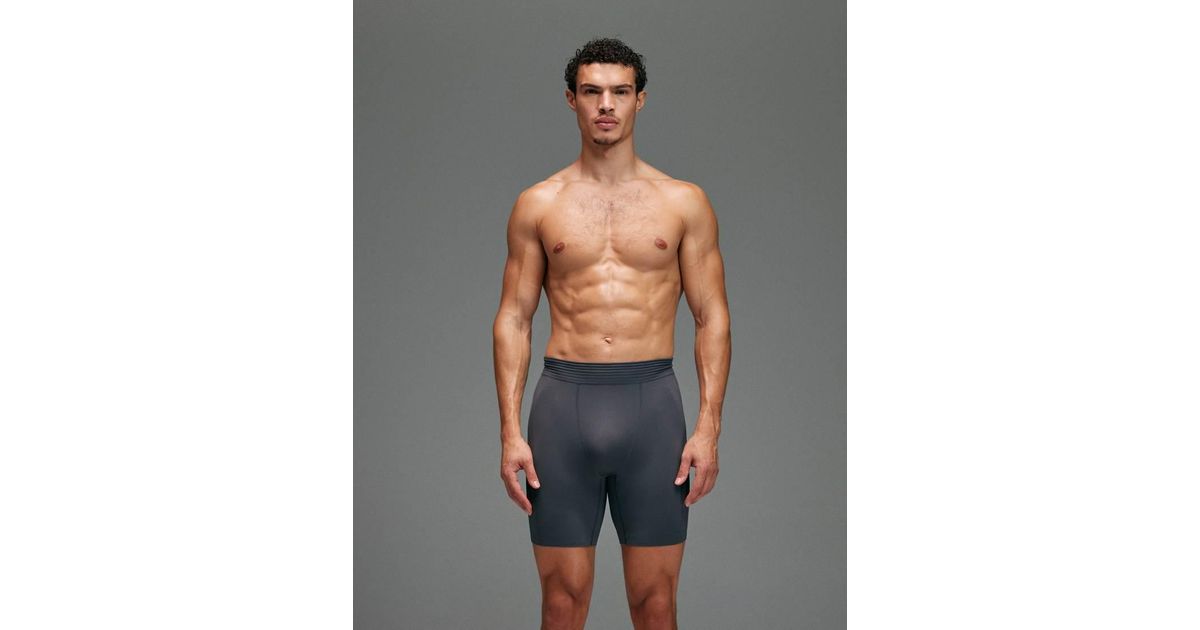 4505 Seamless Physique Defining Compression Base Layer 8 Inch Half ...