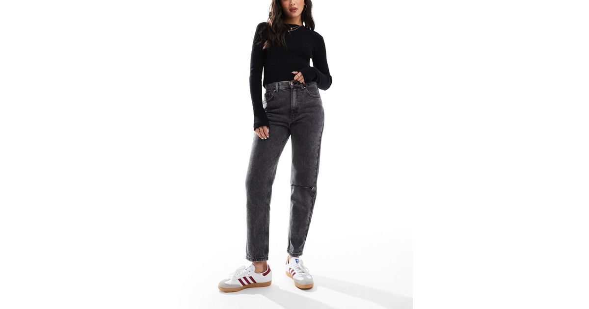 Pull&Bear Knee Rip Mom Jean in Black | Lyst