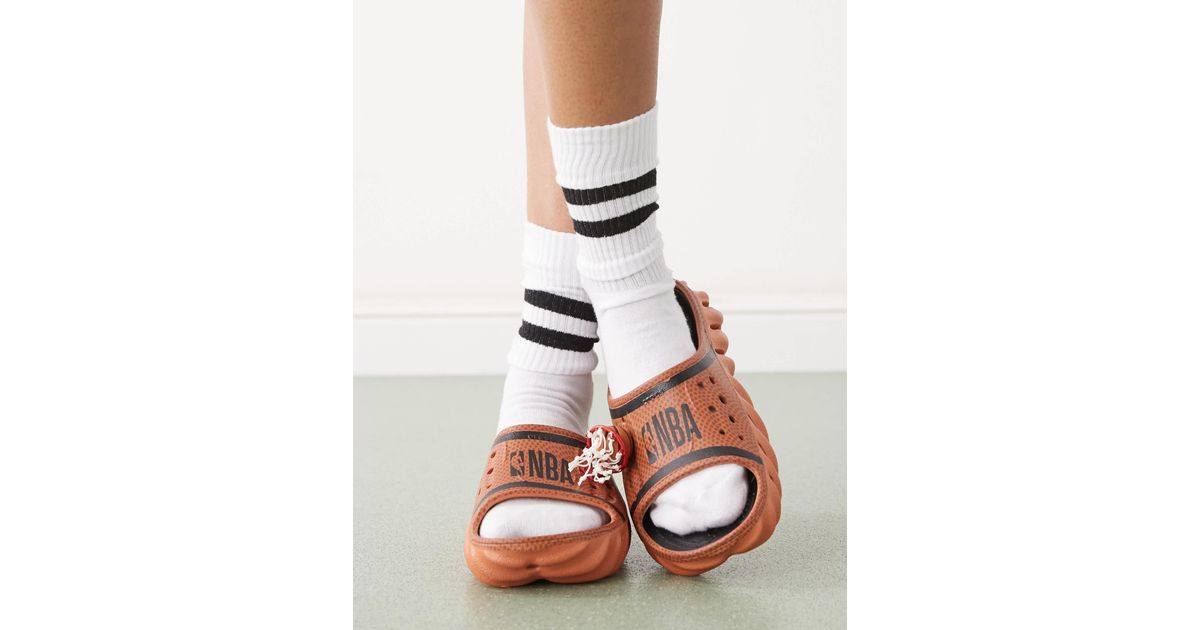 Crocs™ Nba Echo Slides in White for Men | Lyst