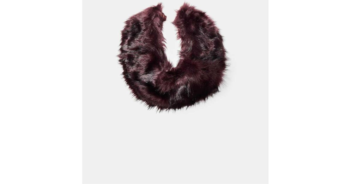 Stradivarius Faux Fur Snood in Red | Lyst UK
