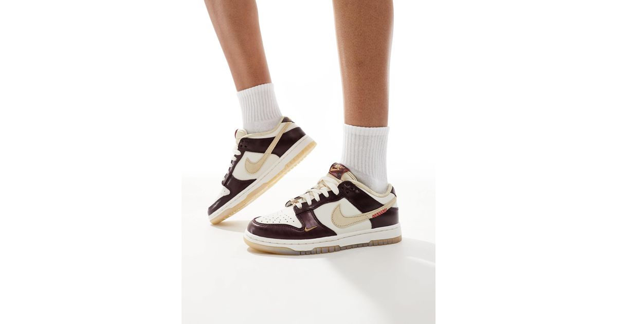 Nike Dunk Low Sneakers in Natural | Lyst