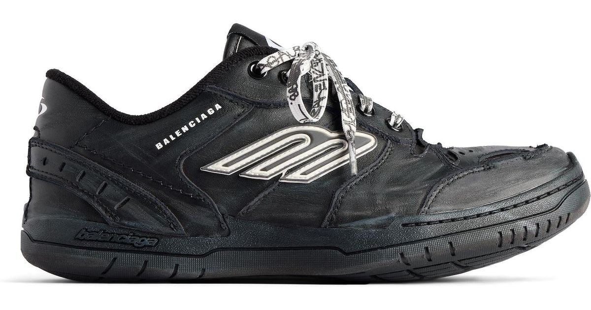 Balenciaga Hamptons Worn-out Sneaker in Black | Lyst