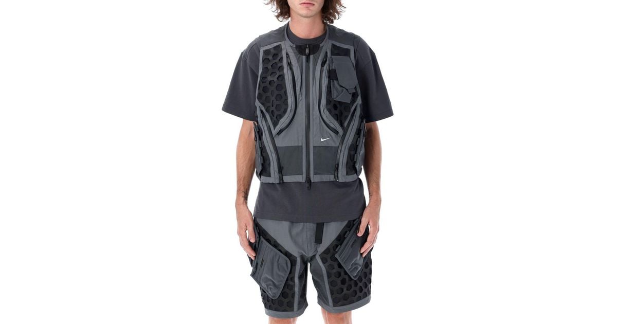 Nike Anthracite Ispa Mille Vest With Honeycomb Design in Black for Men ...