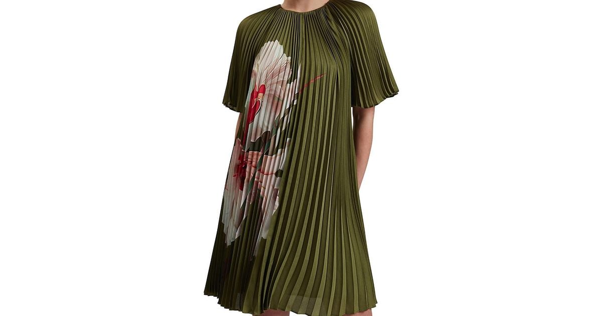 Ted Baker Vinlaa Pleated Dress in Green | Lyst