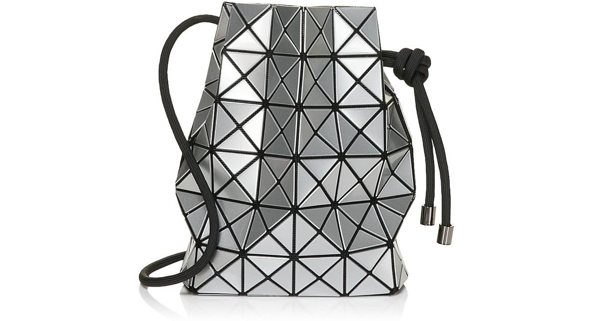 Issey Miyake Wring Crossbody in Metallic | Lyst