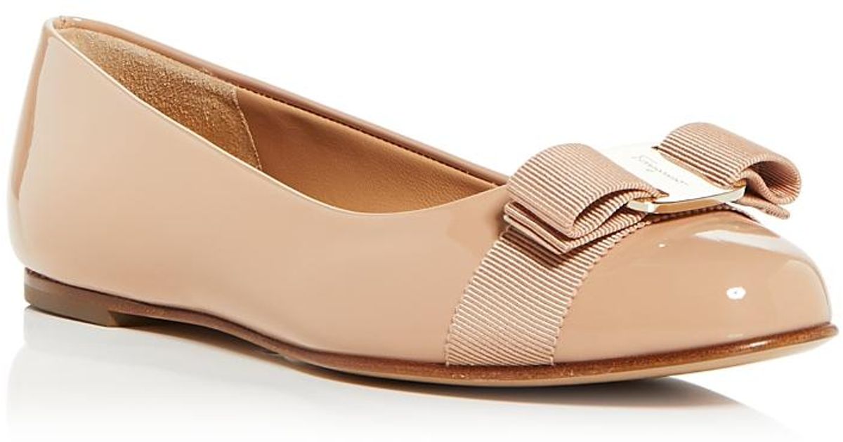 Ferragamo Varina Ballet Flats in Natural | Lyst UK