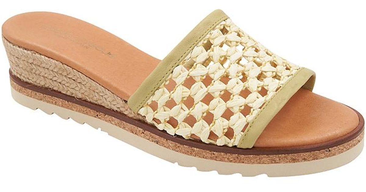 Andre Assous Nessie Wedge Sandals in Natural | Lyst UK