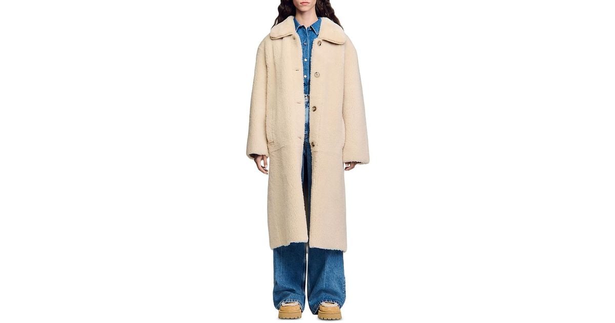 Sandro Giovanni Shearling Coat in White | Lyst