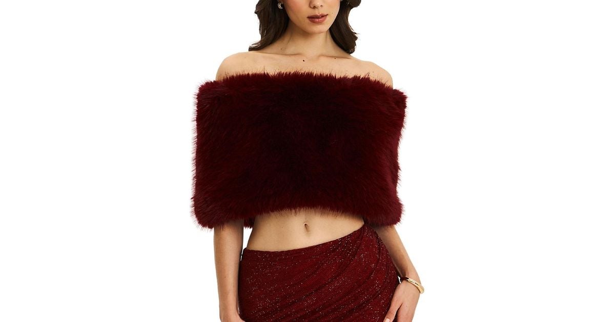 Miss Circle Darla Faux Fur Off-Shoulder Cropped Top in Red | Lyst