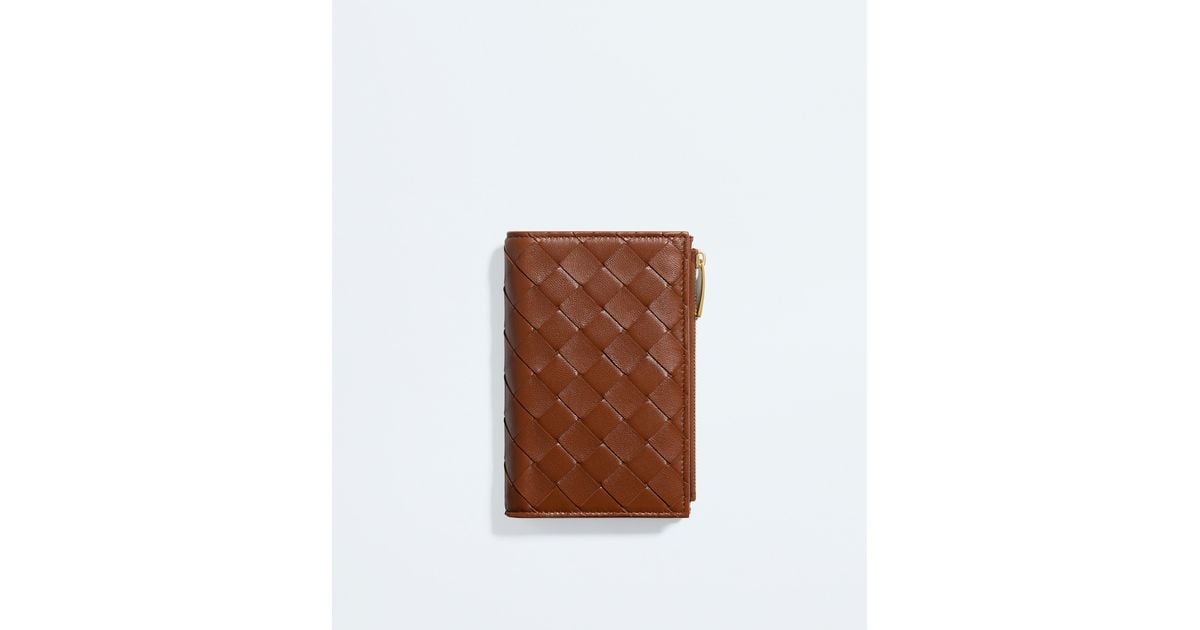 Bottega Veneta Intrecciato Medium Bi-Fold Wallet in Brown | Lyst UK