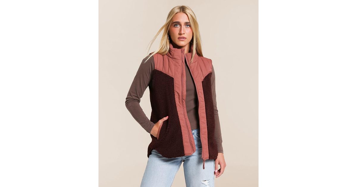 LIV OUTDOOR Vela Sherpa Vest in Red | Lyst