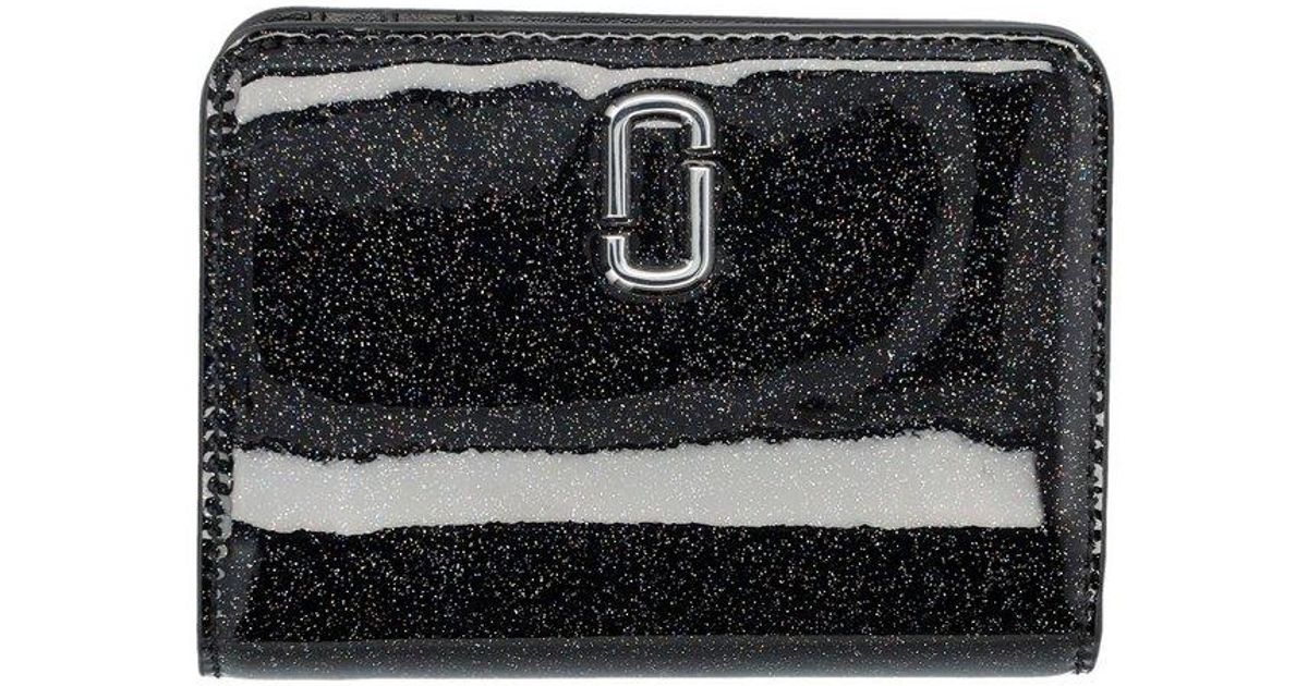 Marc Jacobs The Coated Glitter J Mark Compact Mini Wallet in Black | Lyst