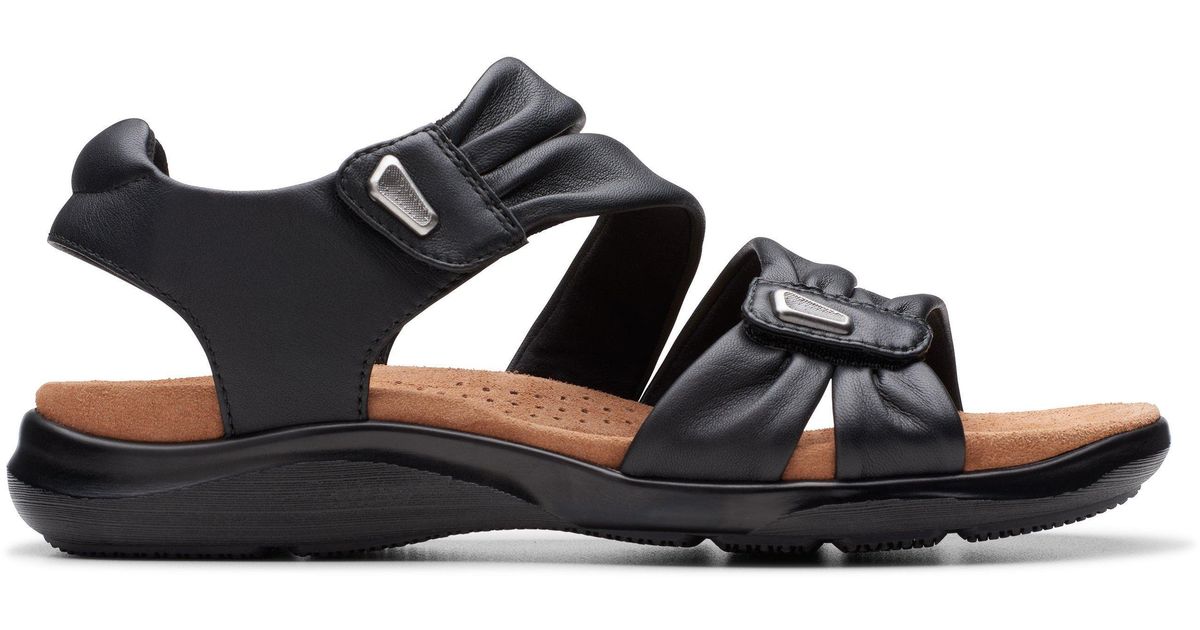 Clarks Kitly Ave Standard Fit in Black | Lyst UK