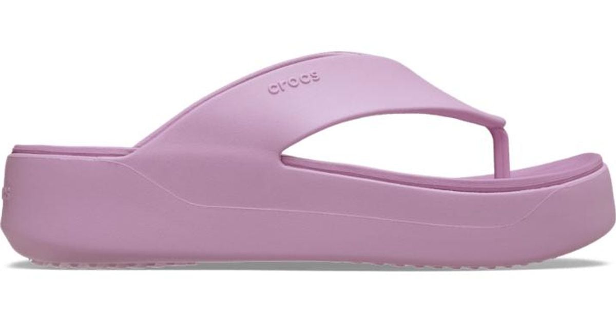 Crocs™ Getaway Platform Flip in Purple | Lyst