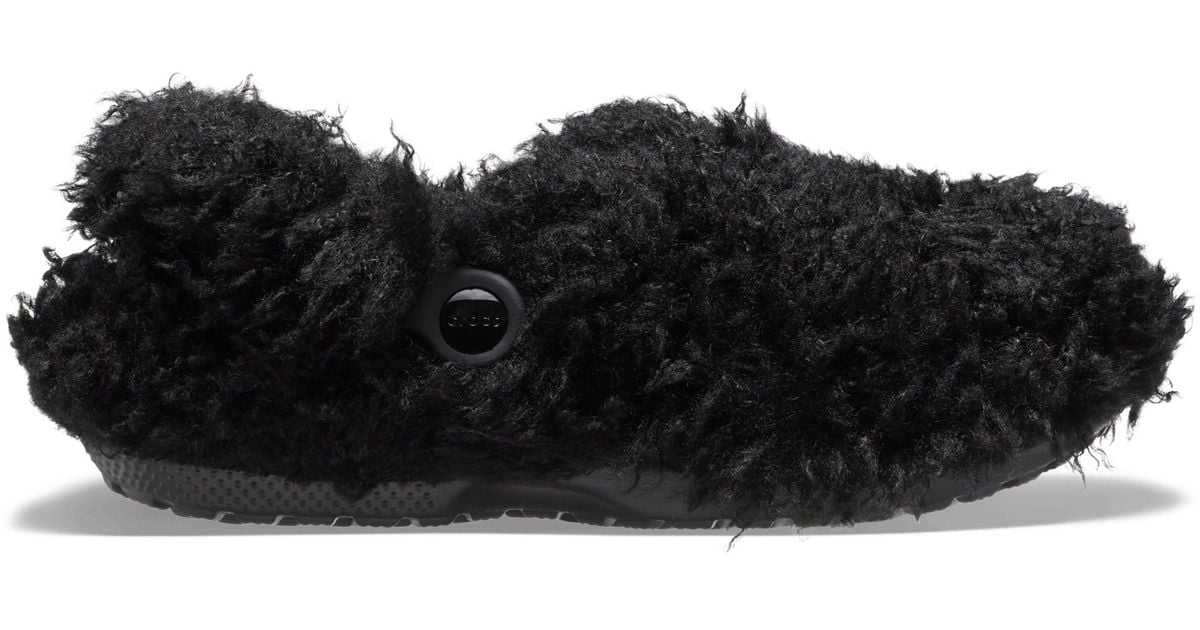 Crocs™ Classic Shaggy Fur Lined Clog in Black | Lyst