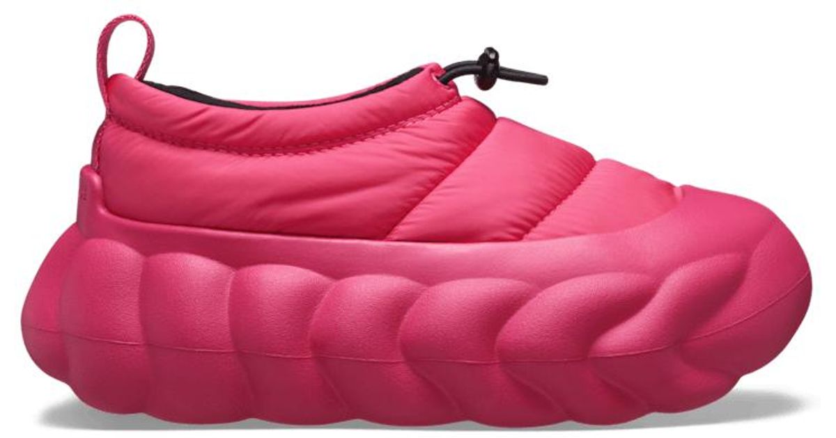 Crocs™ Overpuff Shorty in Black | Lyst