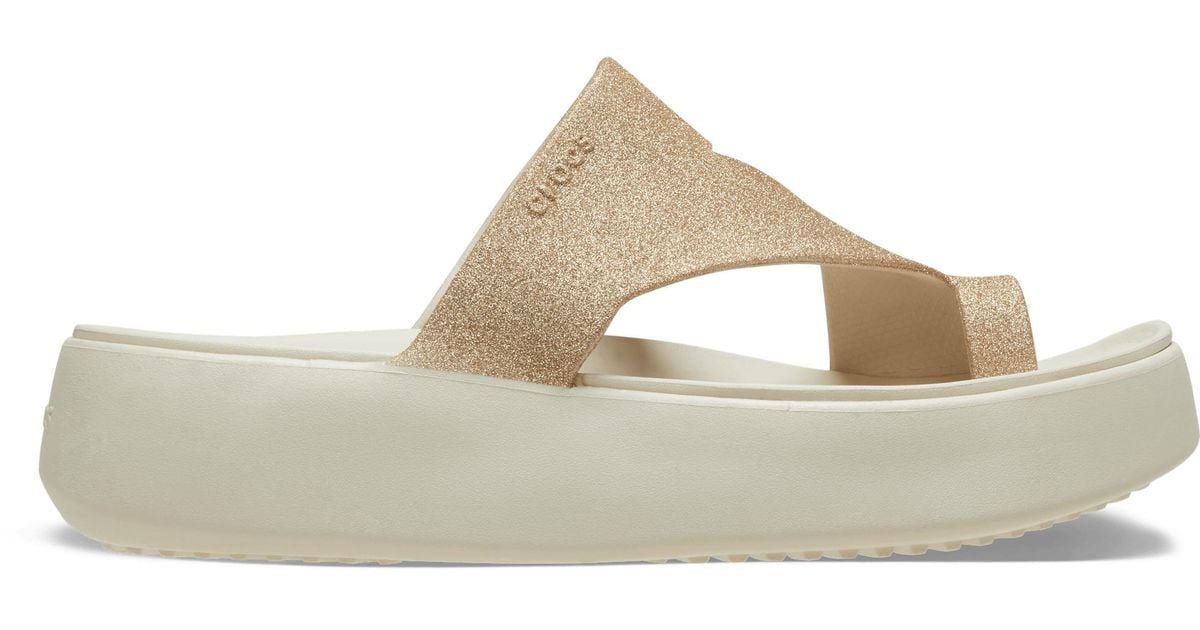 Crocs™ Getaway Platform Glitter Toe Loop in Metallic | Lyst