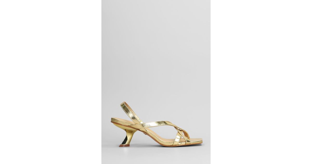 Carrano Sandals In Gold Leather in Natural | Lyst