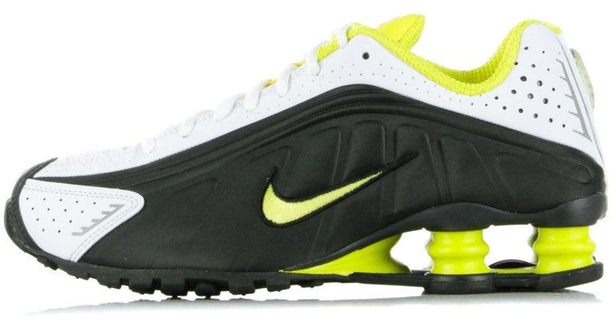 Nike Shox R4 Low Shoe/Dynamic in Green for Men | Lyst