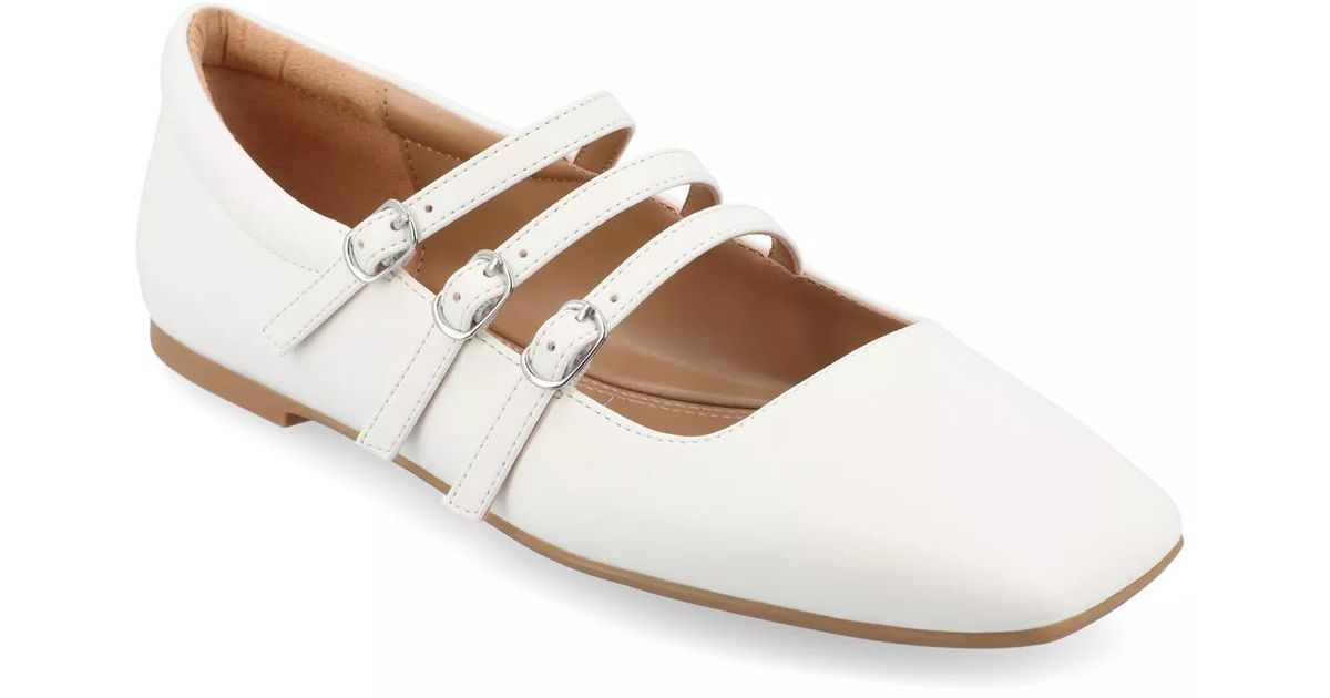 Journee Collection Darlin Flat in White | Lyst