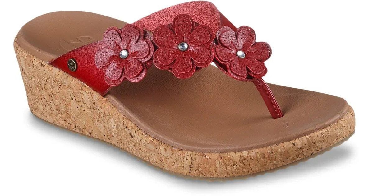 Skechers Cali Arch Fit Beverlee Rare Blossom Wedge Sandal in Red | Lyst