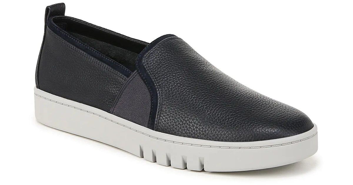 Vionic Cambria Slipon Sneaker in Black | Lyst