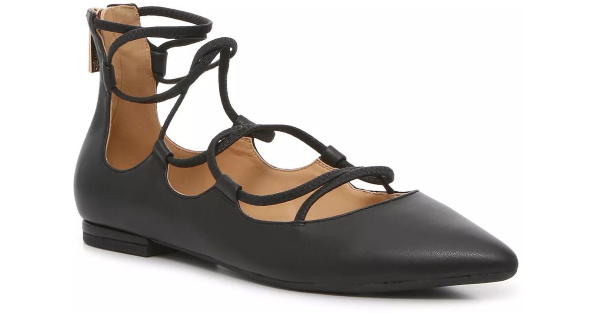 Jessica Simpson Cheree Flat in Black | Lyst