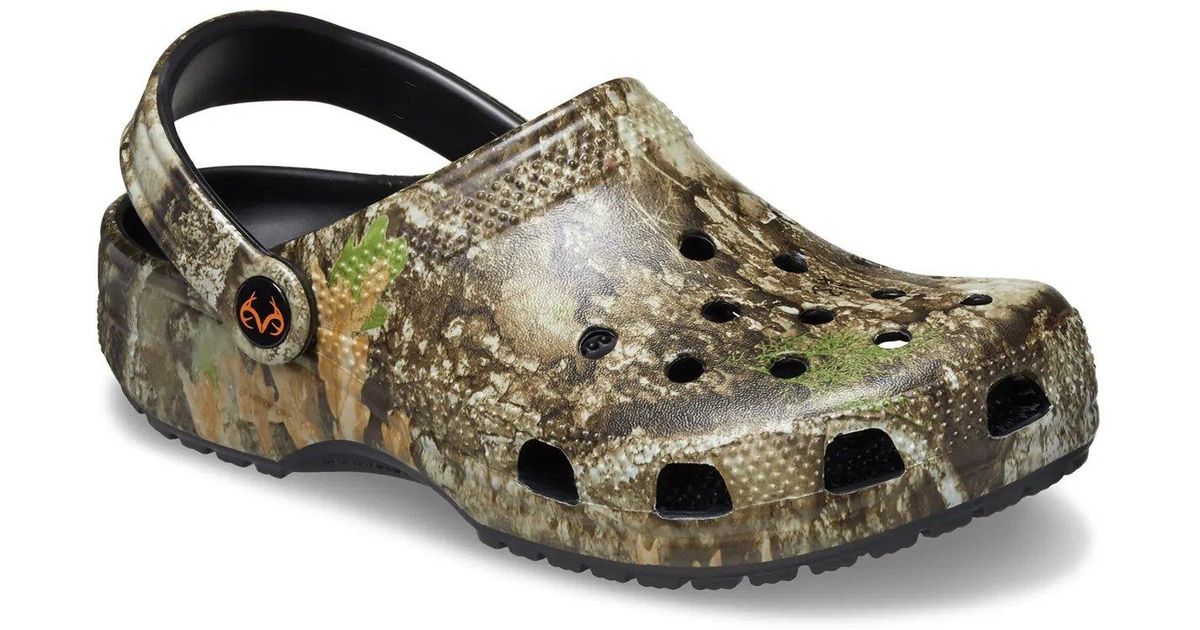 Crocs™ Classic Realtree Apx Clog in Metallic for Men | Lyst