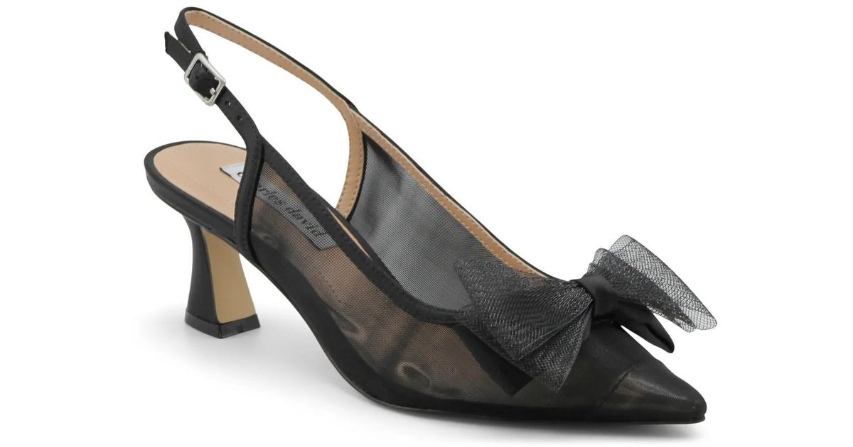 Charles David Arina Pump in Black | Lyst