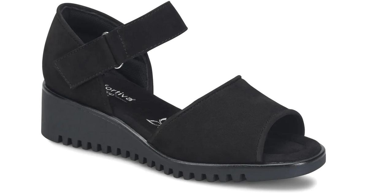 Comfortiva Daniella Wedge Sandal in Black | Lyst