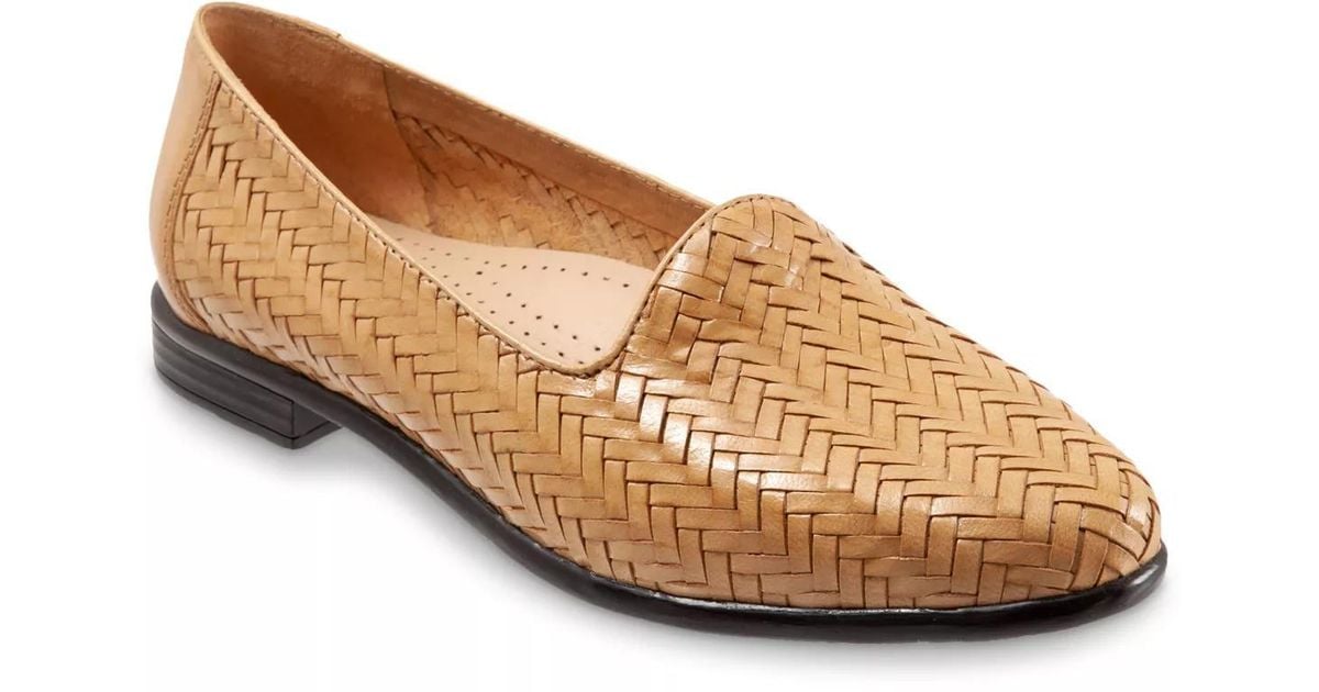 Trotters Liz Iii Slipon in Natural | Lyst
