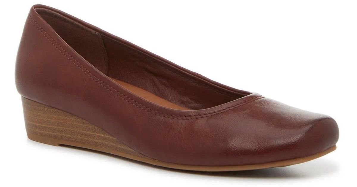 BareTraps Covette Wedge Slipon in Brown | Lyst