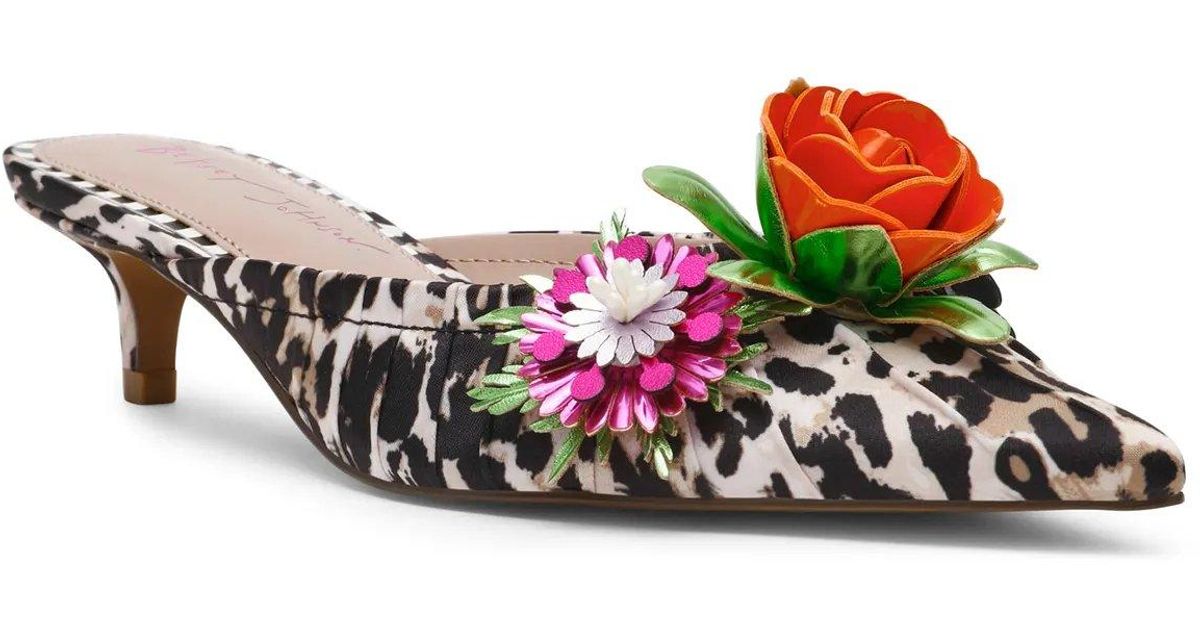 Betsey Johnson Abigayl Pump in Black | Lyst