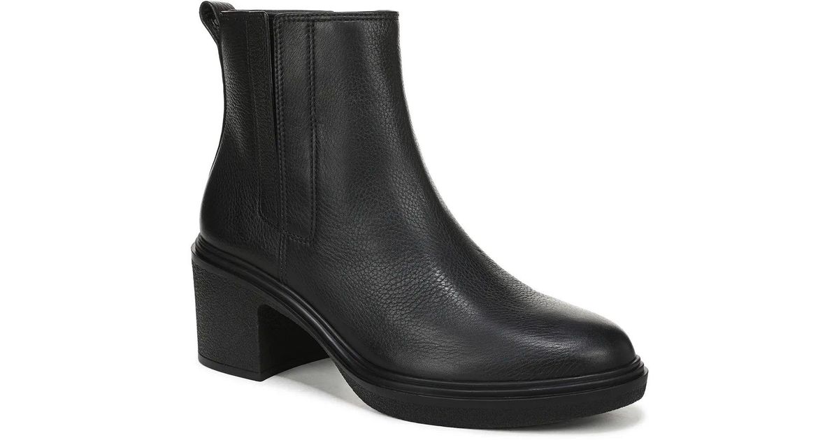 Vionic Savannah Bootie in Black | Lyst