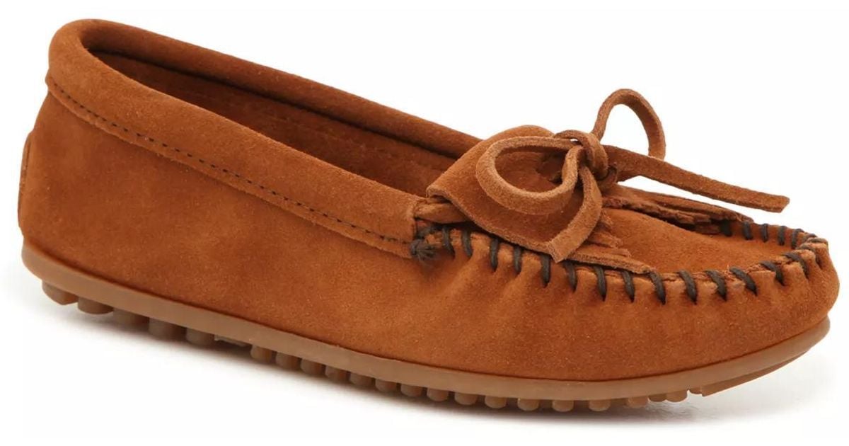 Minnetonka Wide Width Kilty Moccasin in Brown | Lyst