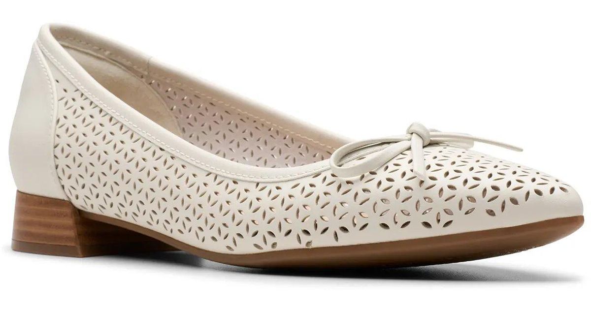 Clarks Natalyn Step Flat in White | Lyst