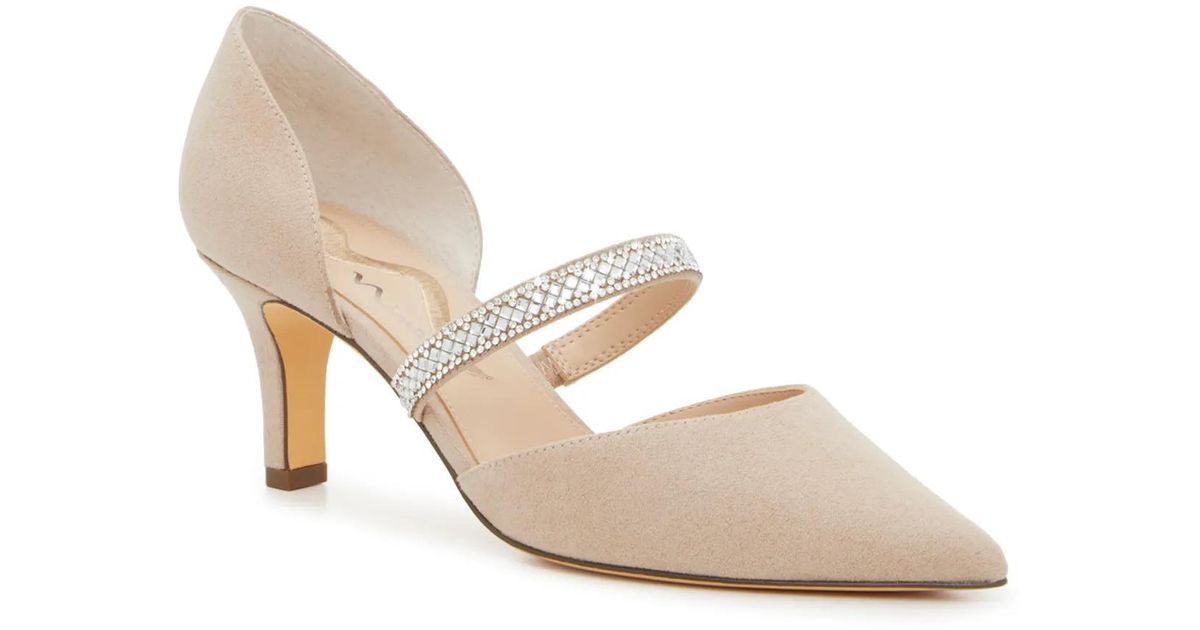 Nina Buffy Pump in White | Lyst