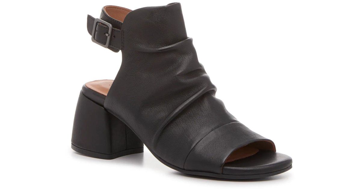 Gentle Souls Marrion Sandal in Black | Lyst