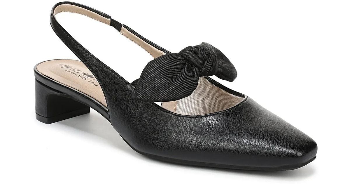 LifeStride Lucia Pump in Black | Lyst